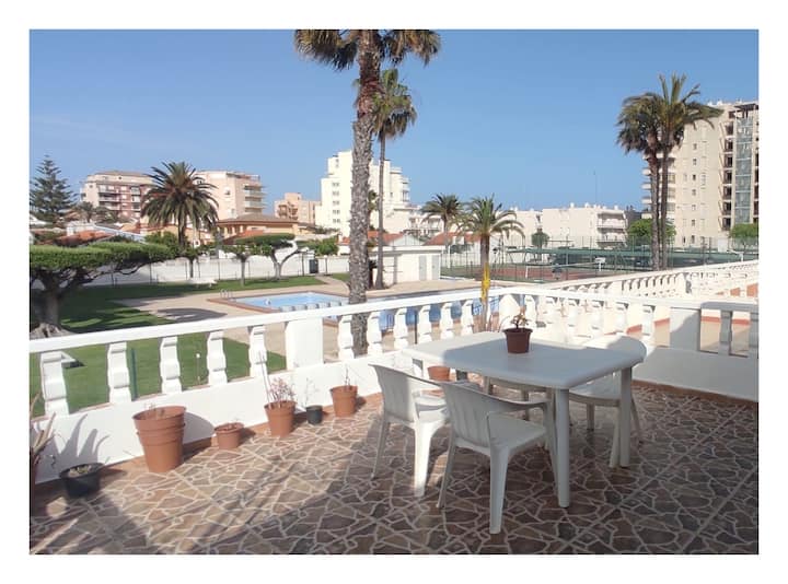 Casa En Playa Norte. 
Parking,  Terrazas Y  Mar. - Benicarló