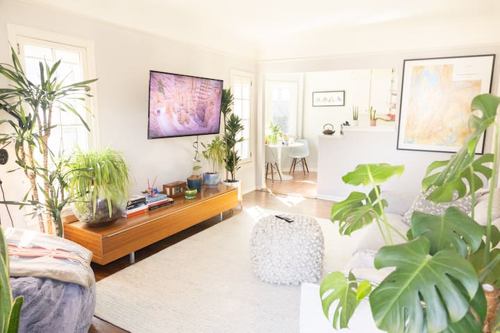 Discounted! Explorer’s Club - 9th & 
9th Bungalow - Salt Lake City, UT