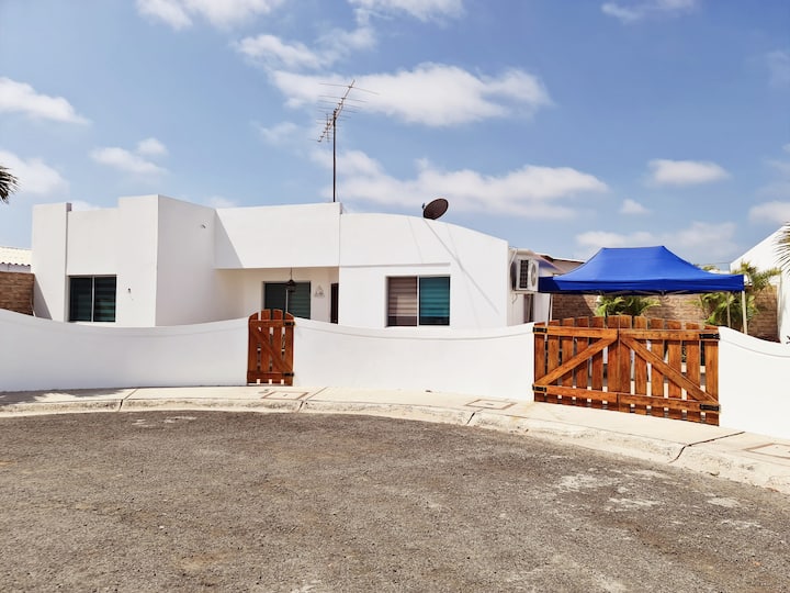 Hermosa Casa En Punta Carnero - Salinas - Salinas