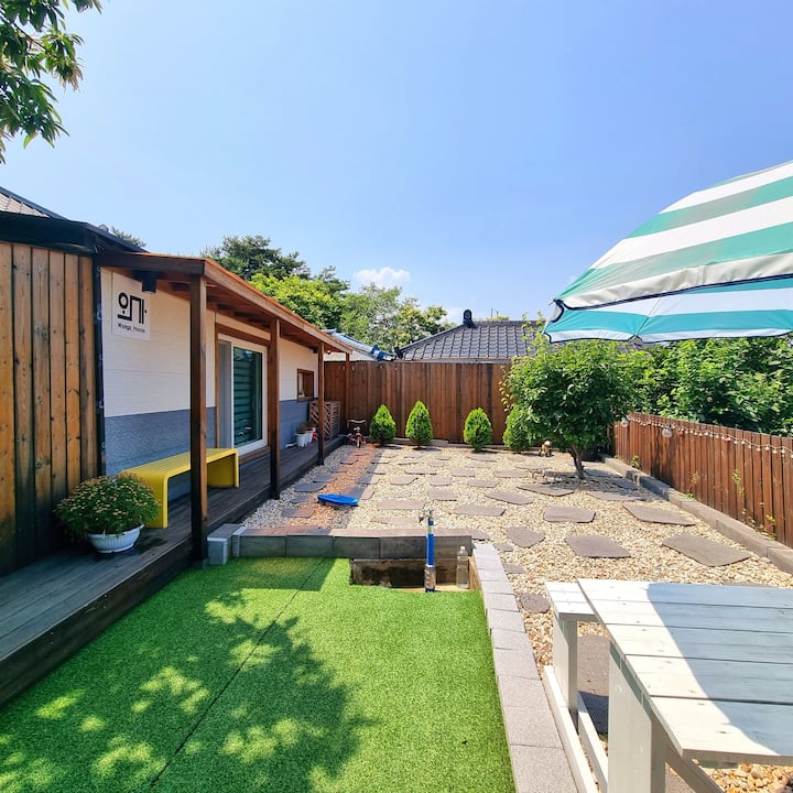 강릉외가(Waega)
안목커피거리/중앙시장
월화거리 - Gangneung-si