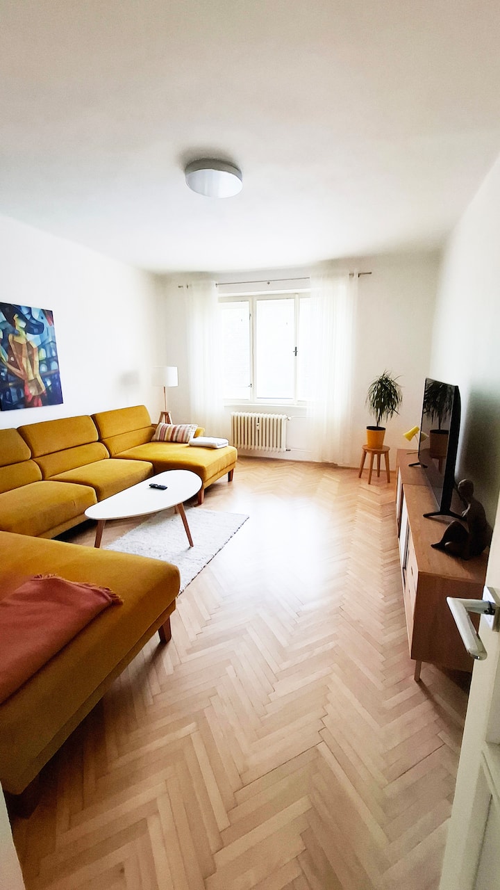 Pekný Byt V úPlnom Centre Košíc, S Pôvodným Duchom - Koszyce