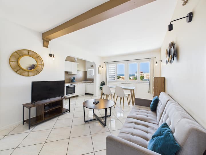 Appartement Lumineux, 6 Personnes - Valence