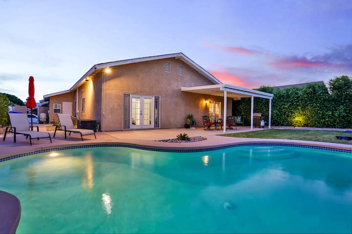 Coachella Poolside
 Haven, Pet- Freindly
3br Home - Indio, CA