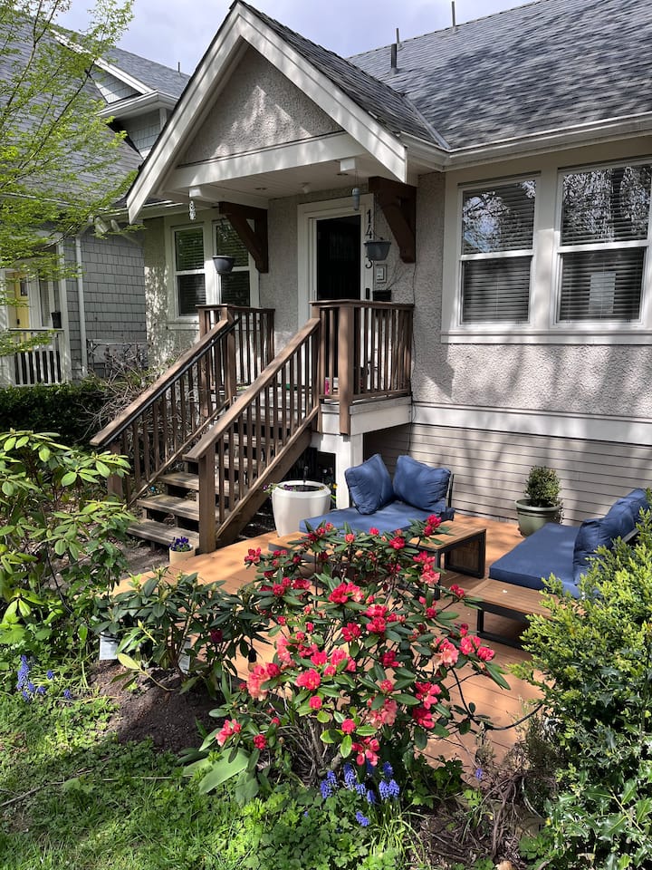 East Van 4 Bdrm + Office- Perfect For Families - Vancouver