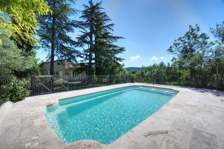 Maison Familiale Avec Piscine Et Grand Jardin - Alès