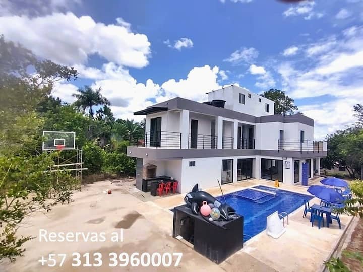 Casa Vacacional Con Piscina Privada Y Jacuzzi, Bbq - Carmen de Apicalá