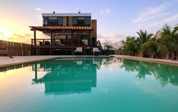 Villa Kay Polok | Beachfront | Private Pool - Yucatan