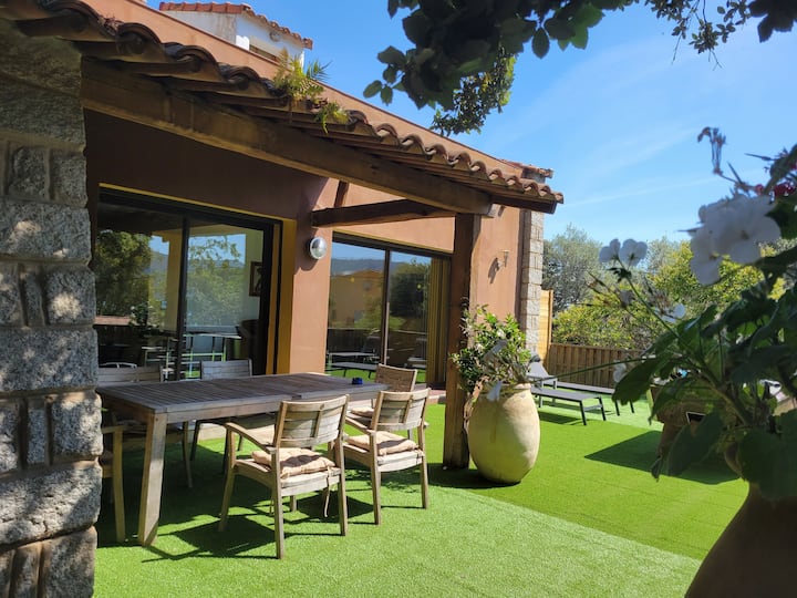 Studio Spacieux Vue Golfe De 2 à 4 Personnes - Corsica