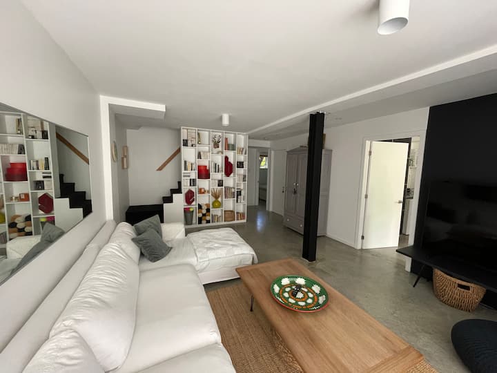 Rez-de-jardin Dans Maison De Ville Avec Piscine - Montreal