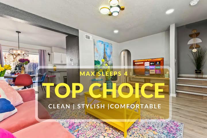 Stylish & Comfy Downtown Gem ~ Workspace ~ Parking - Irving