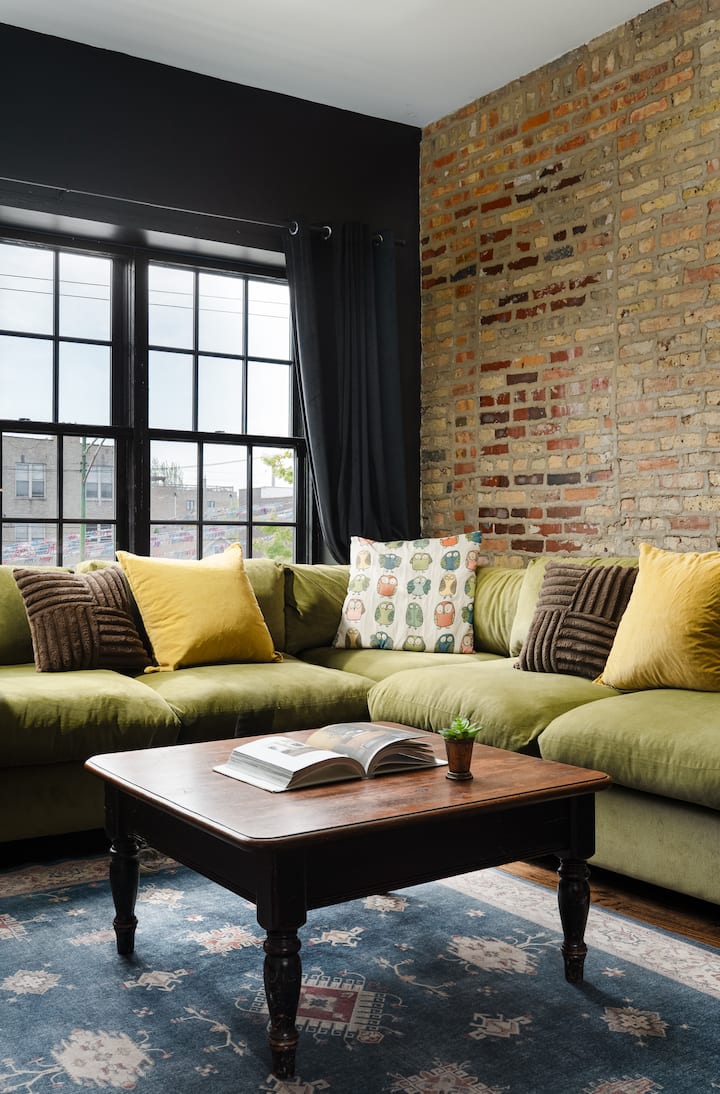 3-bedroom Exposed Brick In Chicago's Wicker Park - Chicago, IL