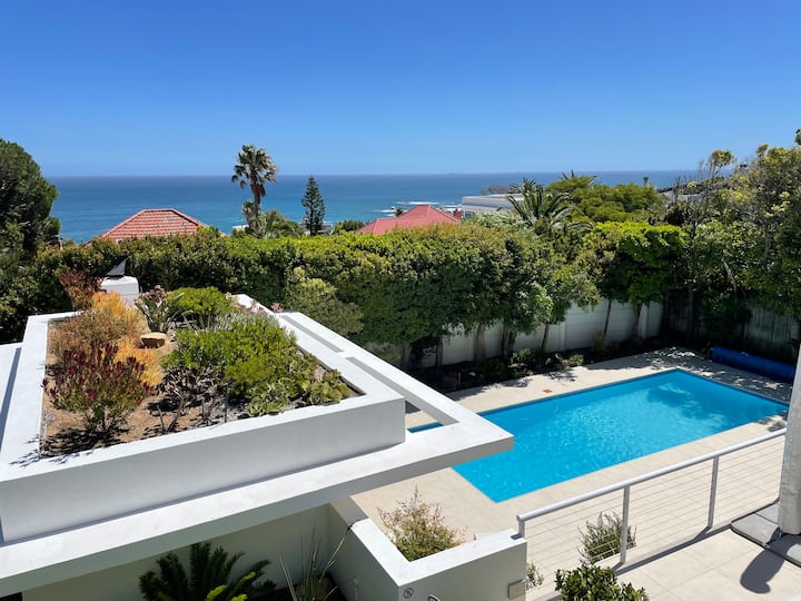 Luxury Ocean View Villa (Pool, Sauna, Gym) - Cape Town