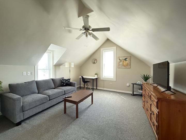 Convenient And Quiet, 1bedroom Upper Apartment - Sarnia