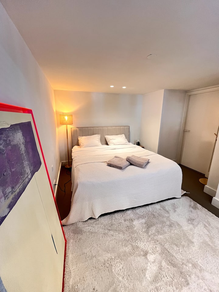 Private Bed- And Bathroom In Amsterdam - Ámsterdam