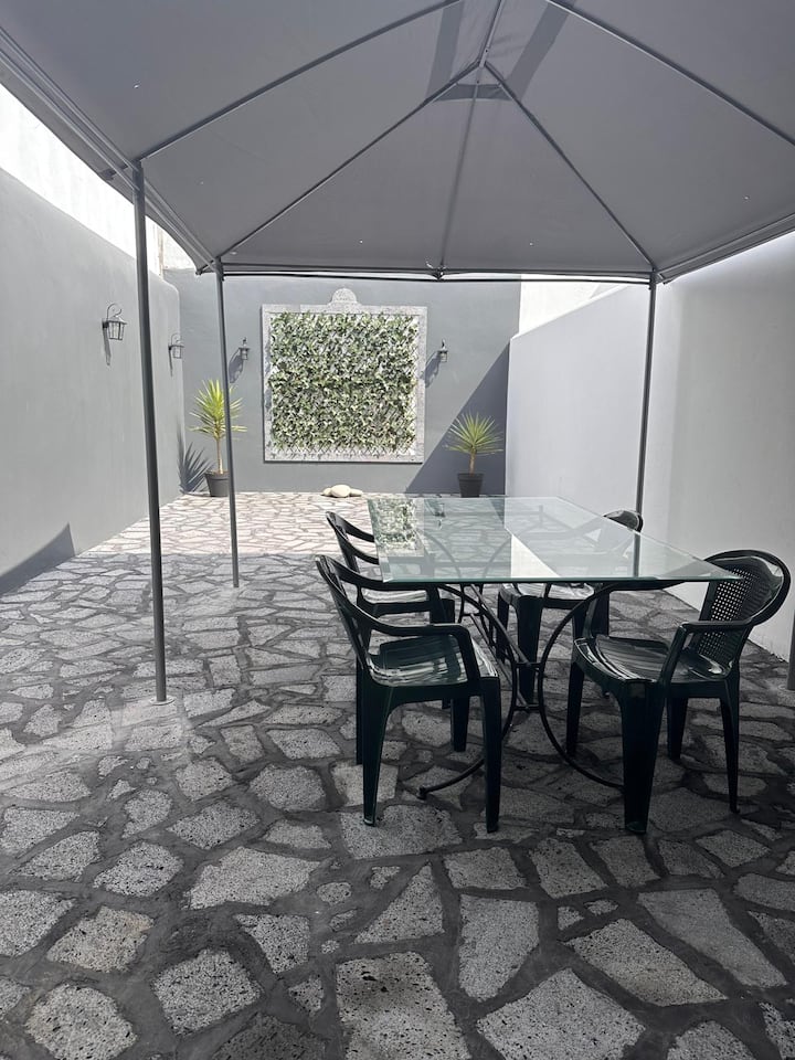 Azor International Hostel - Q6: Quarto Familiar - Ponta Delgada