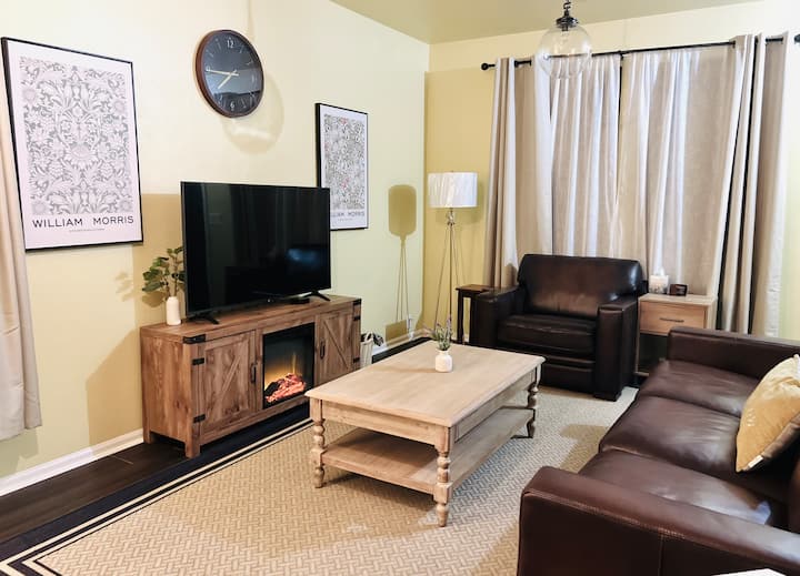 Beautiful Townhome! Lackland-seaworld-downtown - Briggs Ranch – San Antonio