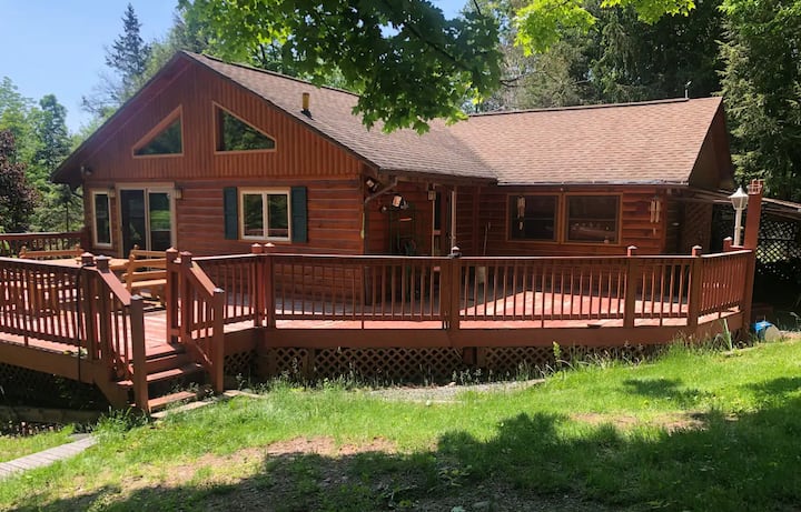 Guest Rooms In Beautiful Cabin - Margaretville, NY