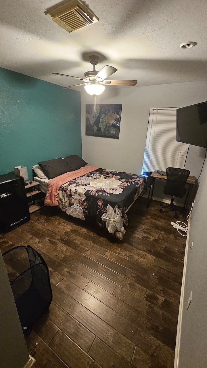 Cozy Private Room (Room #1) - Houston, TX