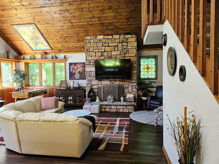 Giuseppe's Cabin Vacation With Great Location - Wisconsin Dells, WI