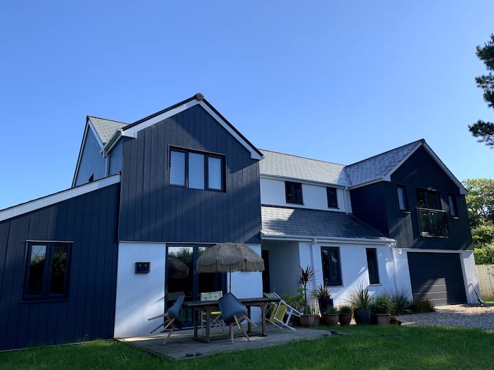 Beach Vibe | 4 Bedroom | Hot Tub + Tropical Plants - Devon
