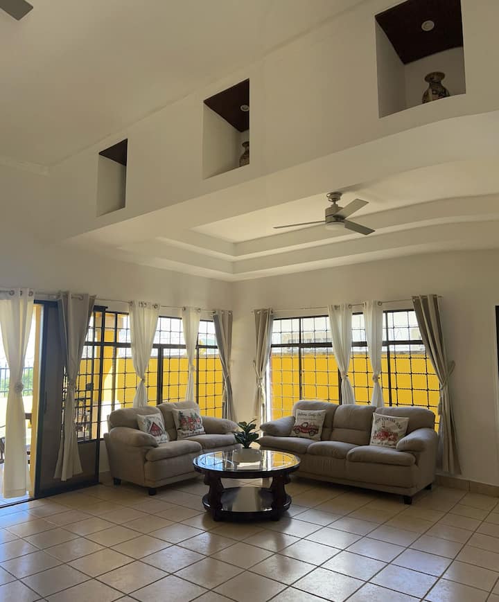 Casa Mendoza, Un Lugar Agradable Para Descansar. - Managua