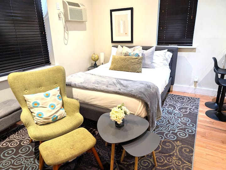 Stylish Studio In Dupont Circle With Washer/dryer - Washington, D.C.