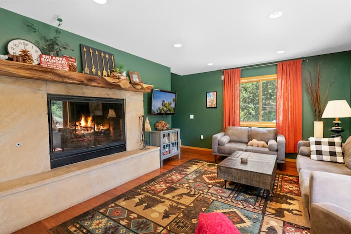 Halfpipe Lodge - 4 Bd/4 Bth (8 Beds) W/spa. - Big Bear, CA