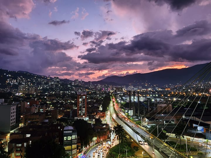 Disfruta De La Ciudad Con Ubicación Excepcional - Envigado