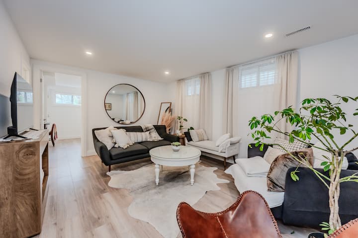 Professor’s Place: Unique Boutique #Location! - Kitchener