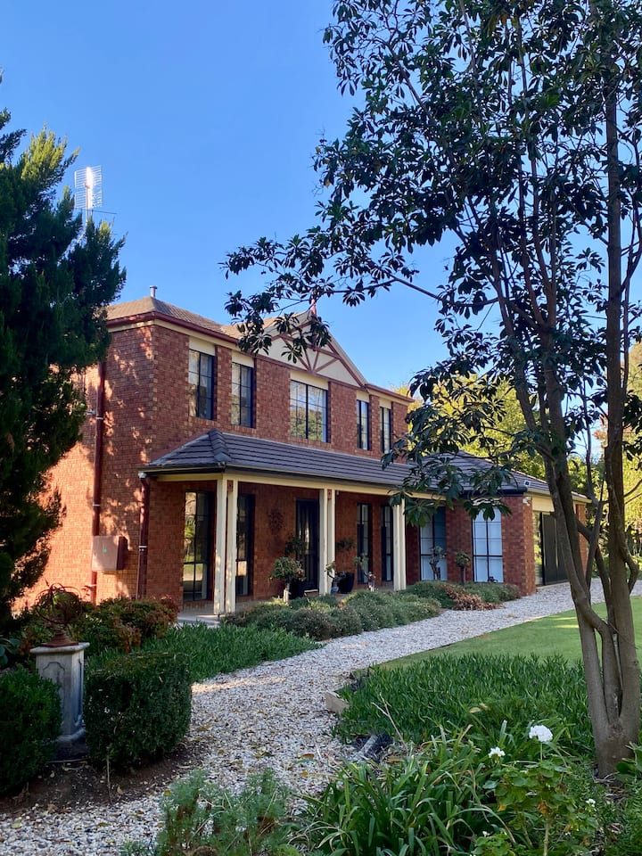 Entire Home With Pool & Space For The Whole Family - Tocumwal