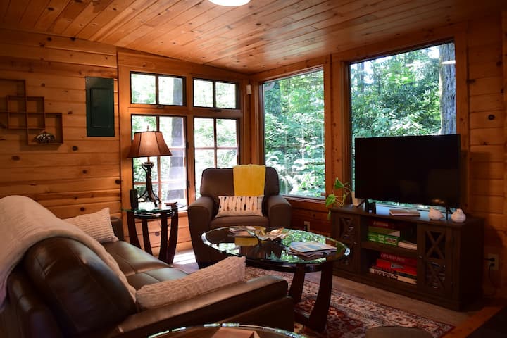 Peaceful Riverfront Cabin: Luxury Meets Rustic! - Silver Falls State Park, Oregon