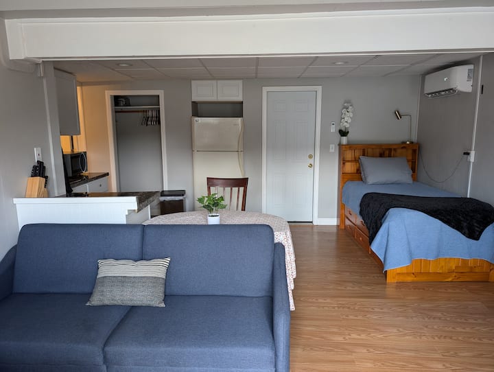 Private Studio In Downtown Dover - Dover, NH