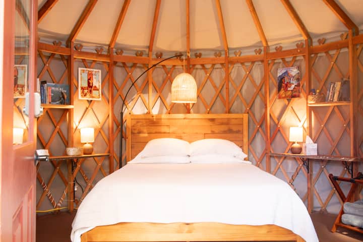 Outdoor Shower+ Kitchen ~ Tropical Nature Infused - Hawaii