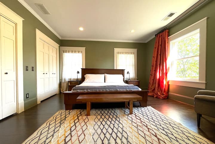 Upstairs In Ansley Park - Atlanta, GA