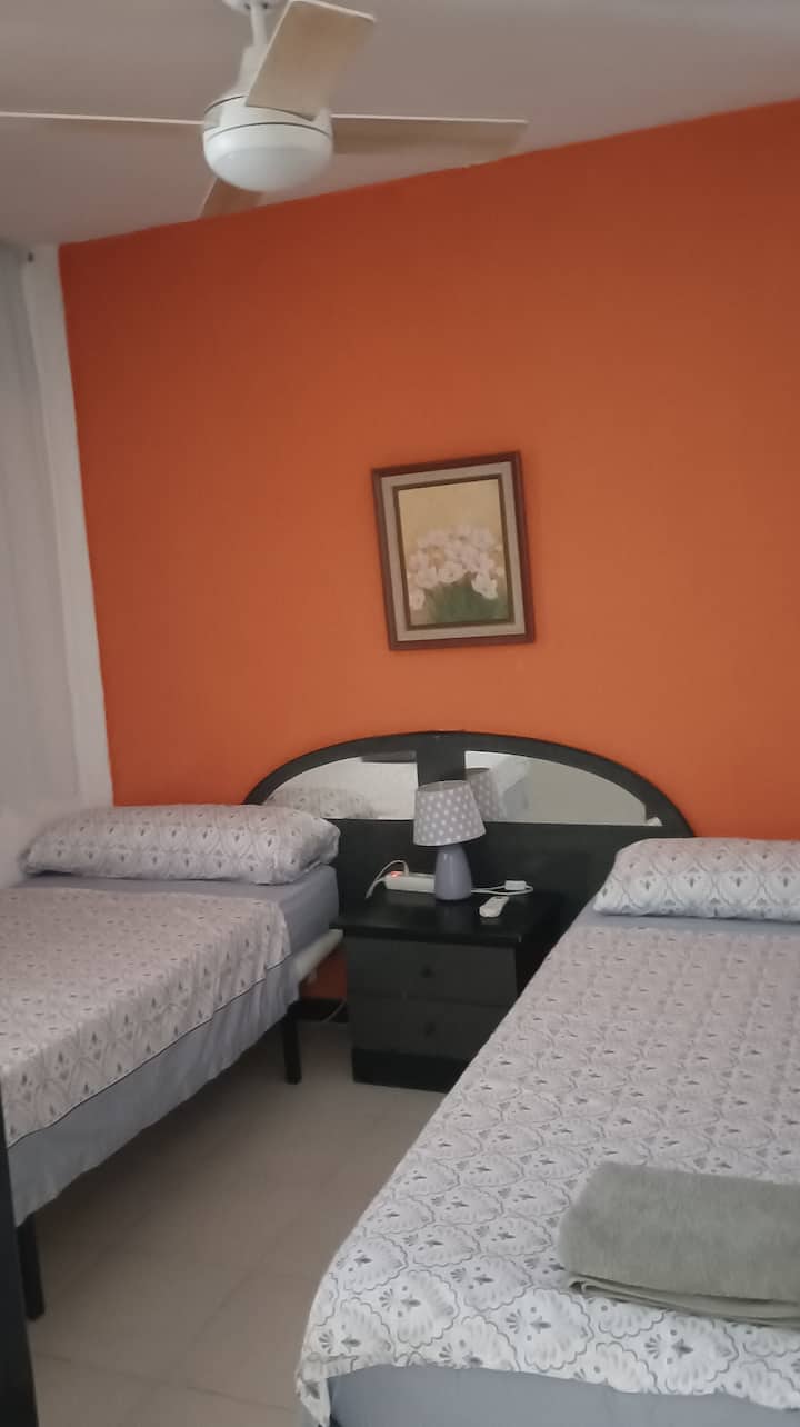 Bedroom In A Pleasant Enviornment Of Poniente - Benidorm