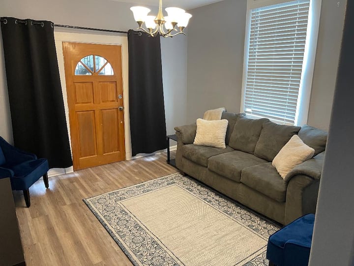 Newly Renovated Luxury 2 Bedroom/1 Bathroom Beauty - Metairie, LA