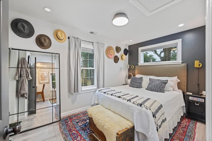 Old Village Park Circle - North Charleston