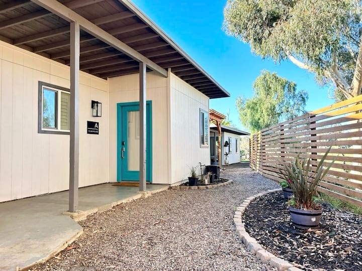 *Cute* 2-br With Golf Course Views In The Back! - National City, CA