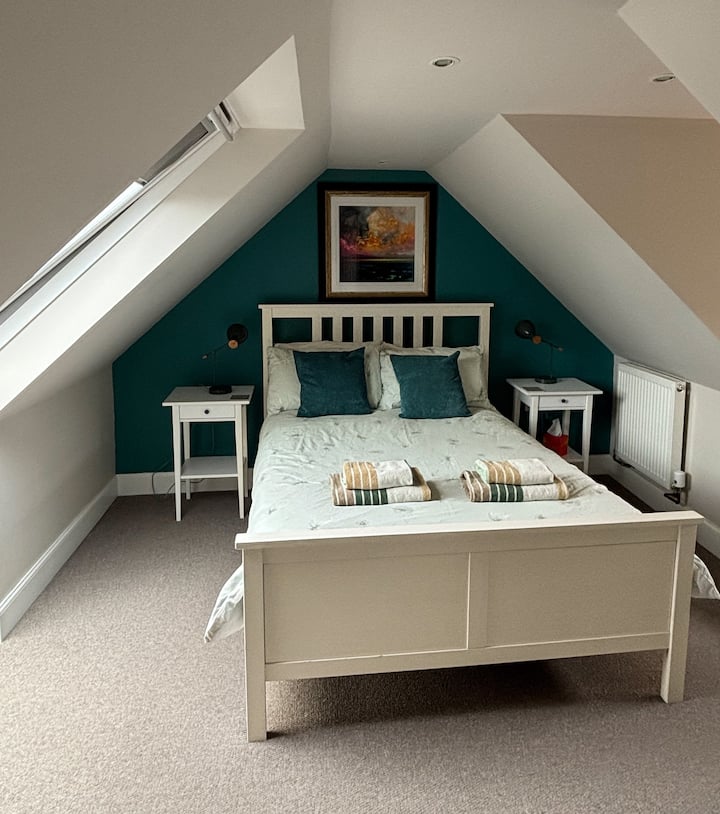 Lovely Double Bedroom With Castle Views - Inverness