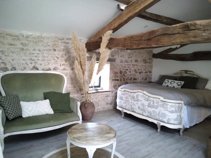 Chic Studio Apartment In The French Countryside - Deux-Sèvres