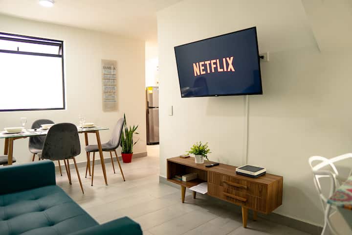 Seguro, Cerca Al Metro, Workspace + Wifi 600mb - Medellín