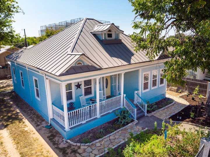 Walk To Alamodome, Gated Parking,  Charming Oasis - King William - San Antonio