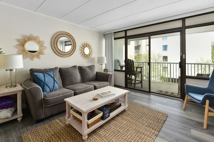 Oceanside Oasis - Stylish Condo Next To The Beach - Ocean City, MD