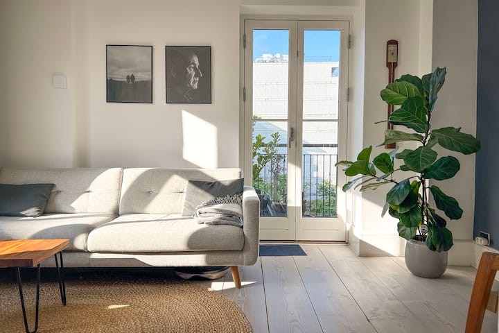 Centrally Located Apartment With Sunny Balcony - Copenhagen