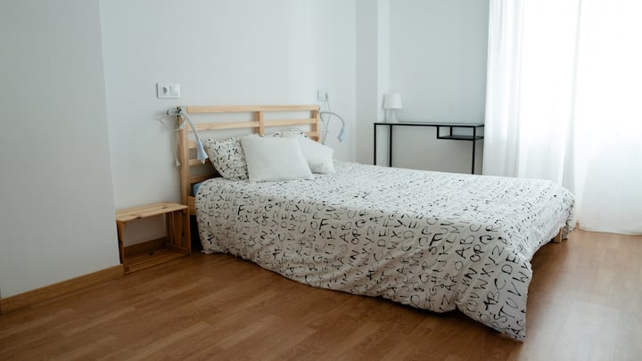 Room With Private Bathroom And Study - Palma