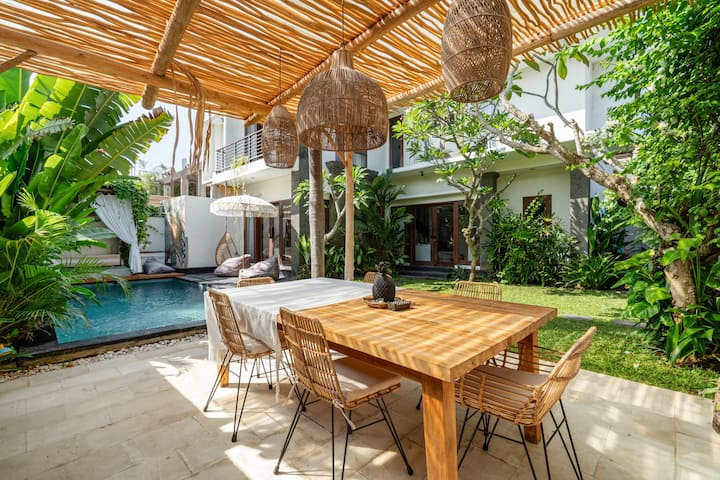 Villa 3br Sanur Beachside, Garden & Pool - Sanur