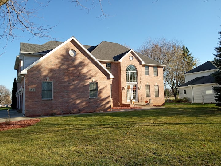 Green Bay 2025 Nfl Draft - 4 Bedroom Luxury Villa - Appleton, WI