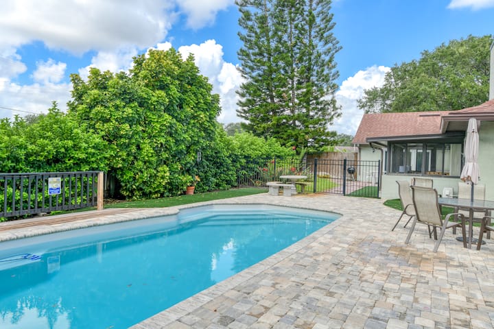 Sail Away- Heated Pool, Near Beach, Foosball Table - St. Augustine Beach, FL