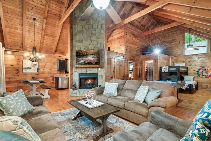The Piney Perch W/ Peaceful Water Views - Gatlinburg, TN