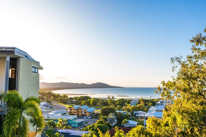 Miramar-panoramicviews/walk2beach/pool - Townsville